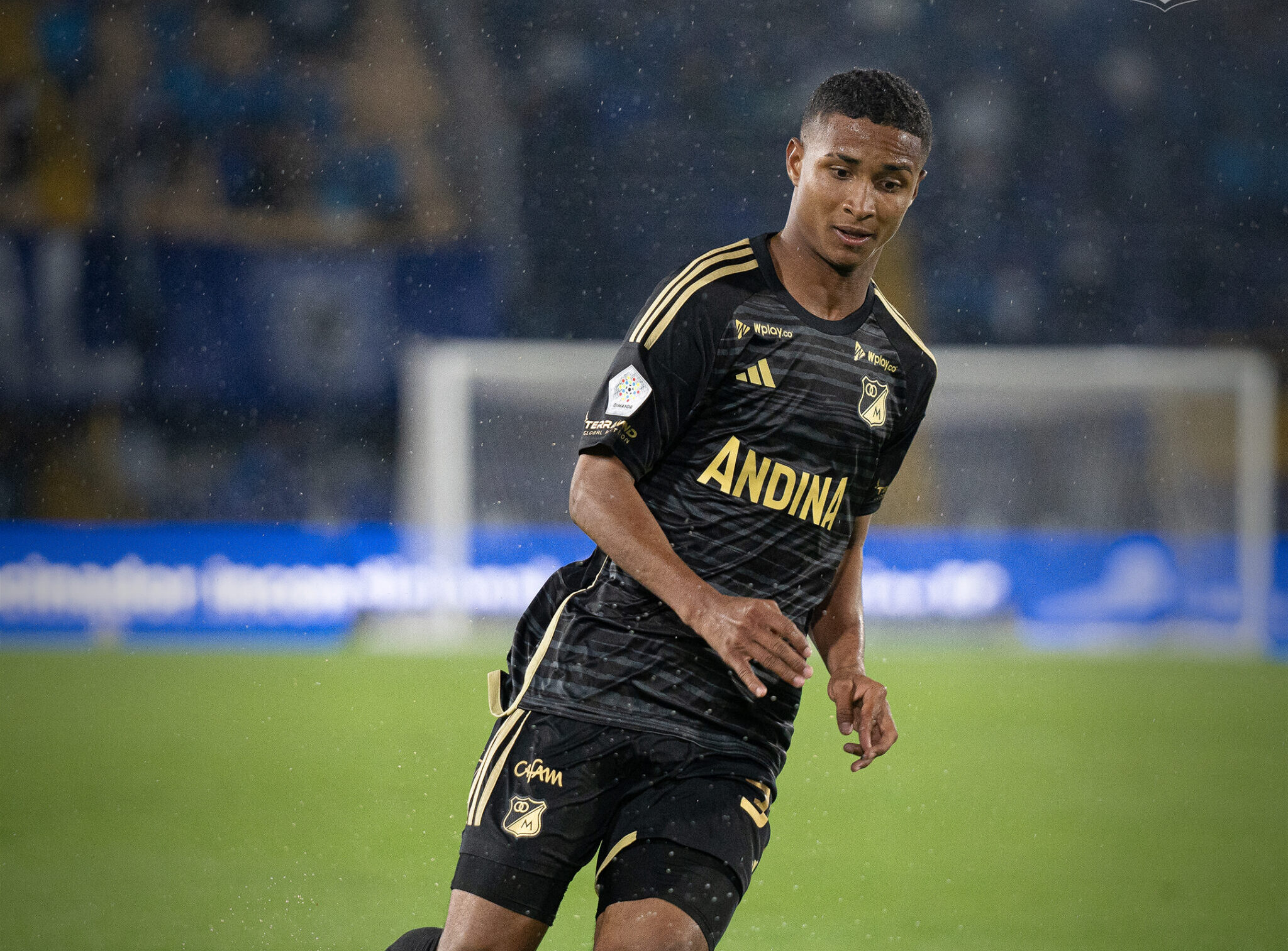 CARLOS SARABIA: NUESTRO JUGADOR DEBUTÓ COMO PROFESIONAL - Millonarios FC